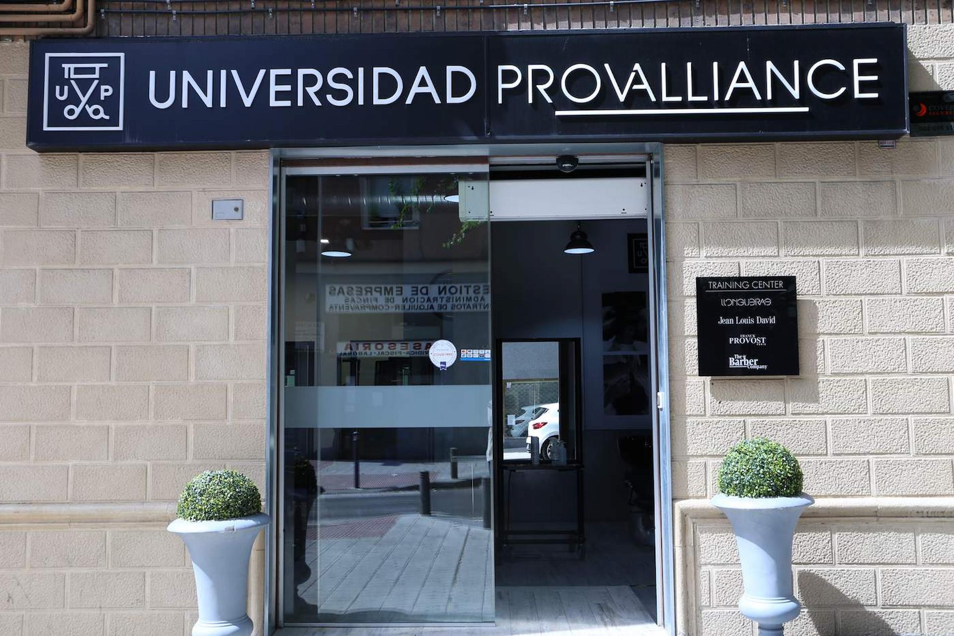 Curso de barbería oficial en Madrid: qué significa “oficial” y cómo ...